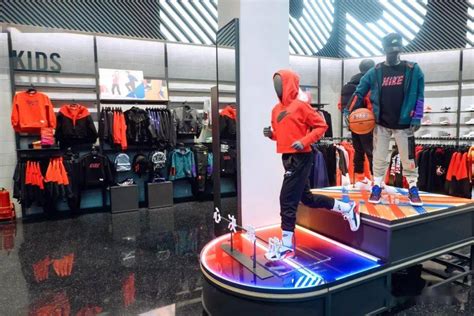 亚洲最大nike · 在王府井 北京look耐克