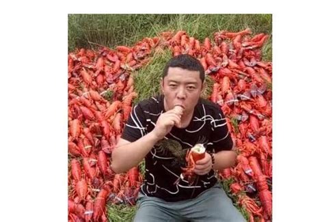 吃播大騙局：龍蝦是假的，火鍋料蛋糕做的，網友：最後1個真實用 每日頭條