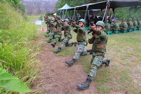 中華民國陸軍 52工兵群日前針對常備兵役軍事訓練第65梯實施行軍暨射擊訓練，人員行軍結束後接續進行175公尺實彈射