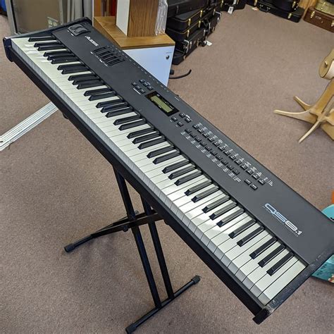 Alesis Qs81 Keyboardsynthesizer 88 Weighted Keys Reverb