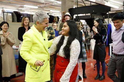 On Est Ici Au Cœur De La Création De Demain Le Royal College Of Art Se Met Au Parfum