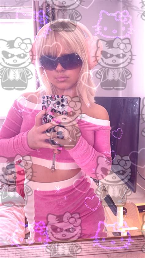 2000s Mcbling Y2k Pink Lifestyle Pink Life Themed Outfits