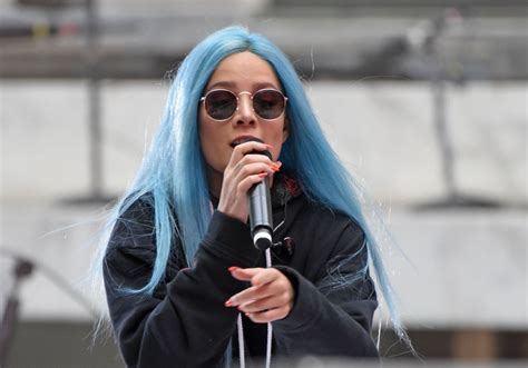 Halsey Performs On Nbcs Today Show At Rockefeller Center In Ny 06