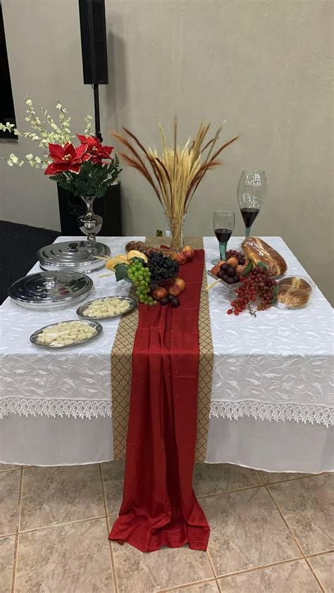 Mesa de santa ceia decoração em 2022 Santa ceia evangelica Santa