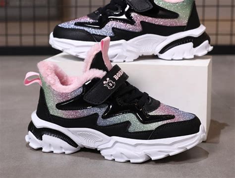 Маратонки за момичета с топла подплата и лъскав ефект Badubg