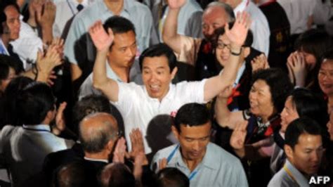 台湾总统府：“没发生”陆客抱总统被捕 Bbc News 中文