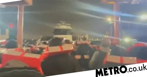 Watch Hundreds Of Passengers Evacuated From Staten Island Ferry