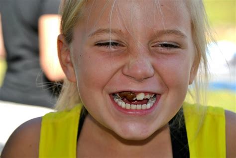 Модели с кривыми зубами 66 фото