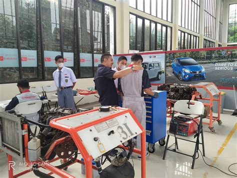 Kegiatan Praktek Jurusan Tkr Smk Muhamna