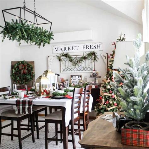 Lantern Centerpieces On Dining Table Soul And Lane