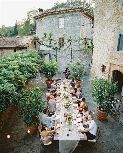 17 Budget Friendly Intimate Small Wedding Ideas And Tips 2024