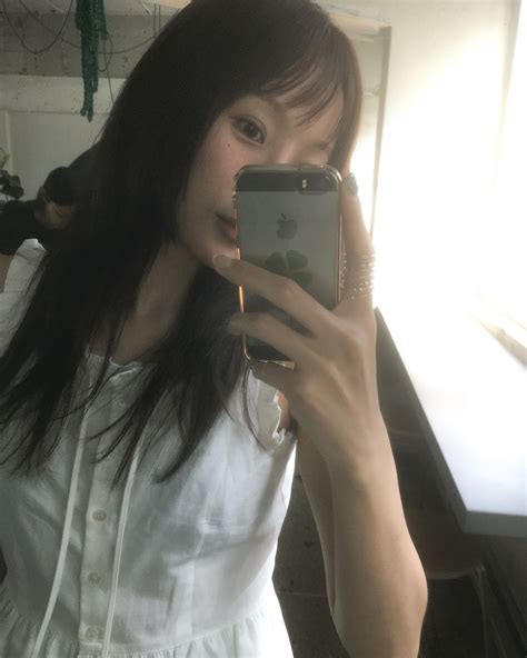 여름이 가진 것들을 사랑해요 ♥ 🤞🏻 당연한 하나의 루틴처럼 자꾸 생각나고 찾게 되는 계절이 가진 고유함 그게 사는 재미