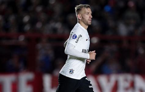 Pedro Henrique Perde Espaço No Corinthians Após Chegada De