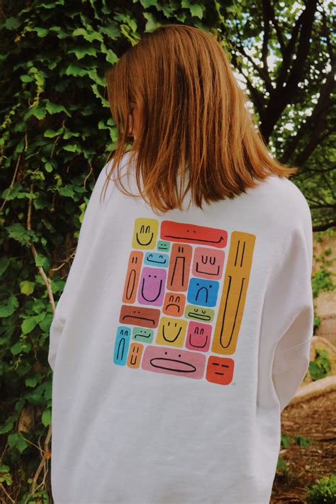 Cute Sweatshirt Hoodie Design Trendy Sweatshirt Cute Pose Summer In 2025 Shirt Design