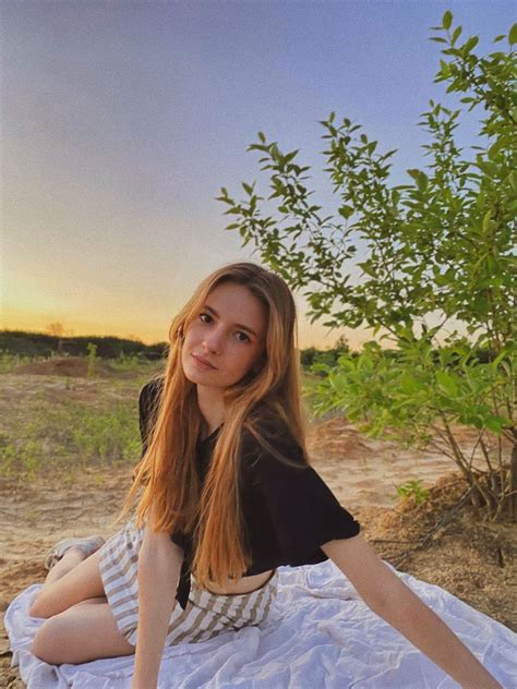 Фотосессия в поле Фотосессия Летние фотосессии Картинки поз