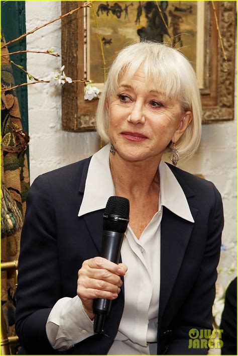 Photo Helen Mirren Kiss Stephen Colbert 04 Photo 3601103 Just Jared