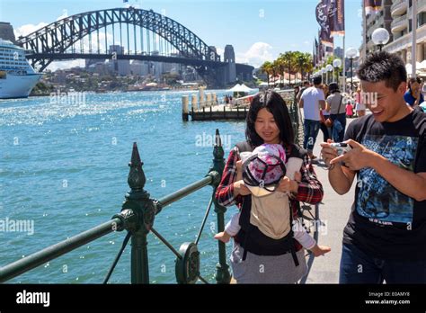 Sydney Australiaeast Circular Quaypromenadesydney Harbour Bridge