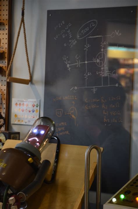 Pittsburgh Murals And Public Art Fraleys Robot Repair Shop By Toby Fraley