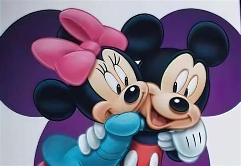 See Anything Odd About This Photo Of A Disney T Card Greg Wyatt