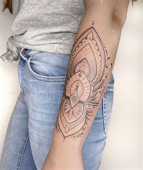 FINELINE TATTOOS BY LARISSA on Instagram Oriëntal Mandalas for the