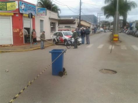 G1 Criminosos explodem caixas automáticos em Buri notícias em