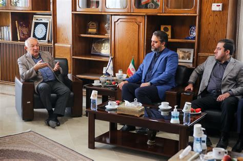 گزارش تصویری از دیدار رئیس اتاق بازرگانی، صنایع، معادن و کشاورزی خراسان