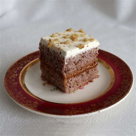 Porción De Pastel De Nuez Pasteleria Coconut Bakery