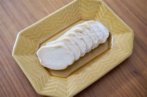 ヨーグルトメーカーで鶏ハム！塩麹パワーで安い鶏むね肉もしっとり柔らか♪ ゆるりと発酵暮らし