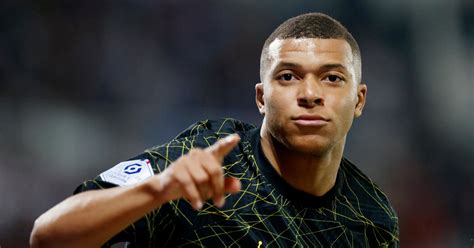 Kylian Mbappé Tells P S G He Wont Extend Contract in 2024 The Sun