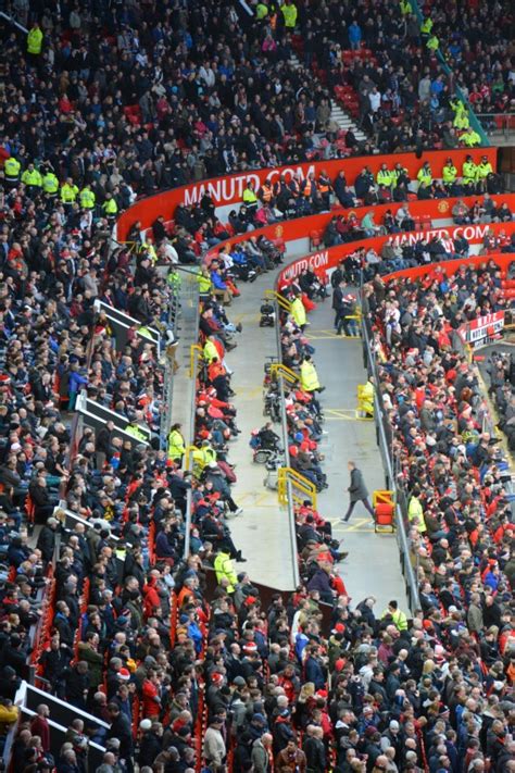 Trip Ke Old Trafford Bagian 2 Sopannya Penonton Di Old Trafford