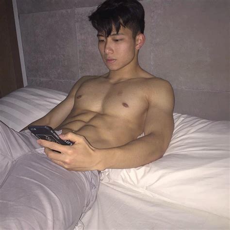 Nam du học sinh Việt tại Trung Quốc đốn tim cả con trai lẫn con gái vì