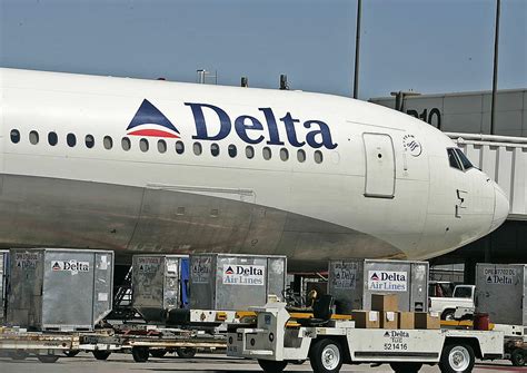 Delta Flight Delayed For Eight Hours Gets Ugly Iheart