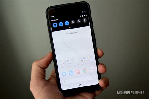 Is Your Pixel Stuck On Dark Theme Here S How To Fix It Android Authority