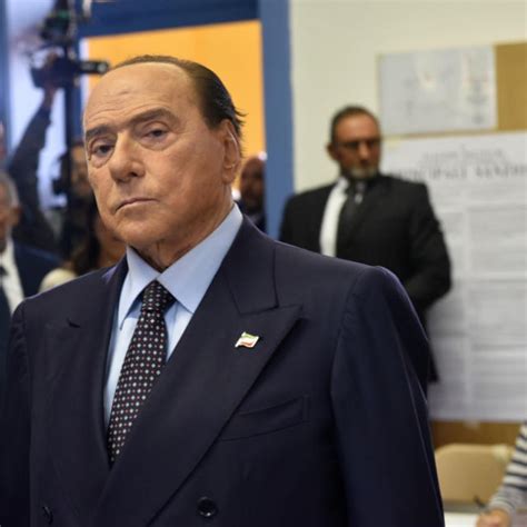 Silvio Berlusconi Sufre Leucemia