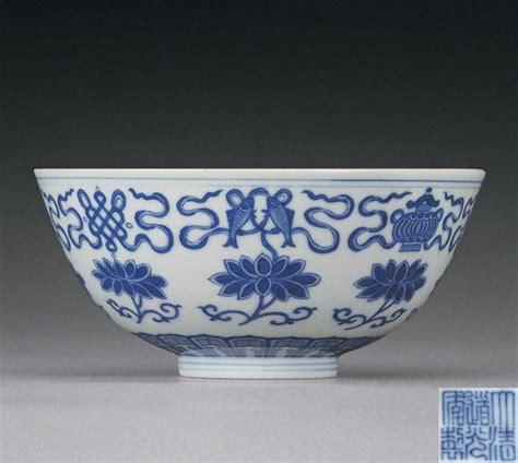 清道光 青花莲托八吉祥纹碗北京诚轩2006春季拍卖会 北京诚轩拍品价格图片拍卖专场拍卖会预展拍卖会结果卓克拍卖频道