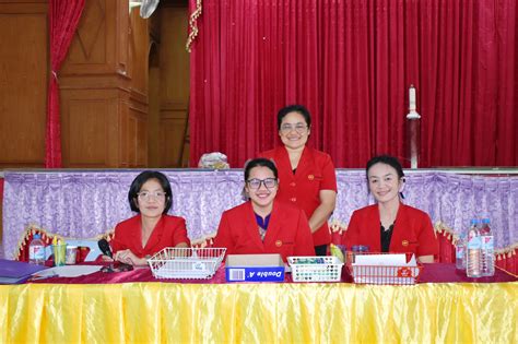 บรรยากาศการรายงานตัวและมอบตัวห้ โรงเรียนสหราษฎร์รังสฤษดิ์