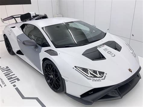 【写真蔵】ランボルギーニの創立60周年を記念した「ウラカンsto タイムチェイサー111100」 Webモーターマガジン