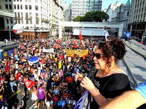 Greve na educação municipal Professores as reivindicam valorização e