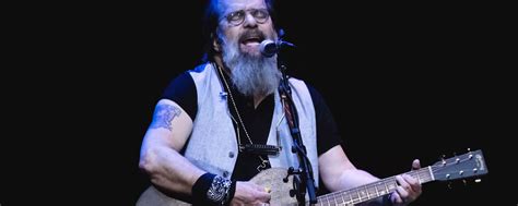 Where Are They Now Singersongwriter Suzanne Vega American Songwriter