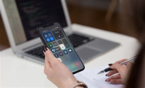 【ios16】苹果手机不知道怎么录屏，手把手教你录制有声视频！