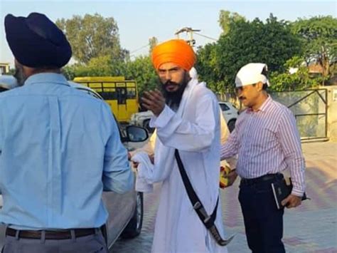 Amritpal Singh 36 दिन बाद पकड़ा गया अमृतपाल पंजाब पुलिस को ऐसे देता