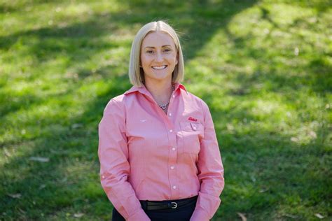 Rebecca Saunders Senior Sales Support Officer Elders Real Estate Tamworth