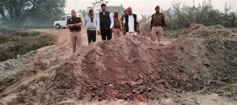 अवैध रूप से बालू लदे ट्रक को पकड़ा राष्ट्र की परम्परा