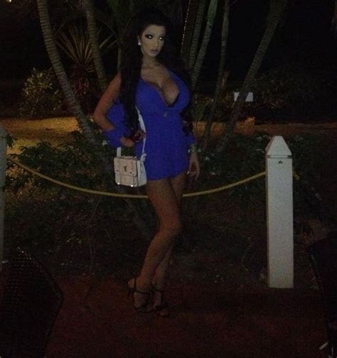 Melissa Monroe Wears An Ff Normie Electric Dark Flufferoftheapocalyps