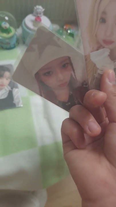 타이밍 맞추기 힘들었어욤 포카 적음 포용계 추천추천추천추천추천추천추천추천추천추천 Youtube