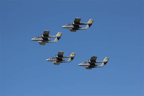 무료 이미지 하늘 파리 평면 육군 차량 공기 호스 훈련 전쟁 에어쇼 공군 곡예 비행 전투기 군용 항공기 비행기 여행 지구의 분위기