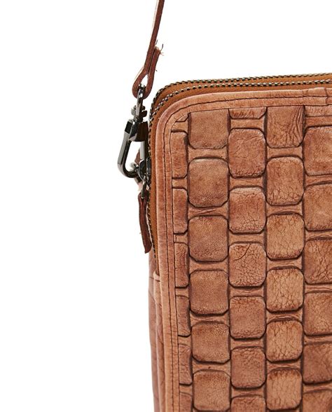 Bolso Para El Móvil De Piel Trenzada En Marrón Con Cierre Cremallera