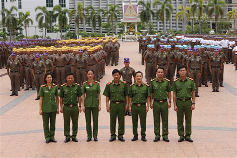 ศูนย์บริการทางการศึกษา คณะผู้บริหารโรงเรียนตำรวจประชาชนเวียดนามเยี่ยม