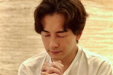 郑元畅36岁生日：简简单单吃吃饭，玩玩桌游，切切蛋糕