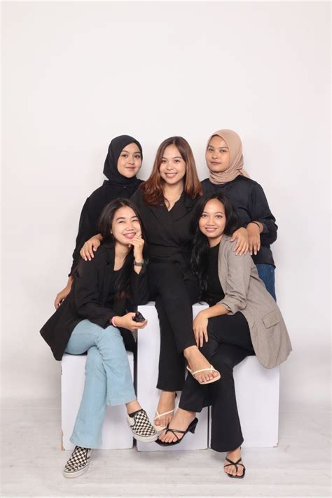 Bella Vivid Nabella On Linkedin Girl In Black